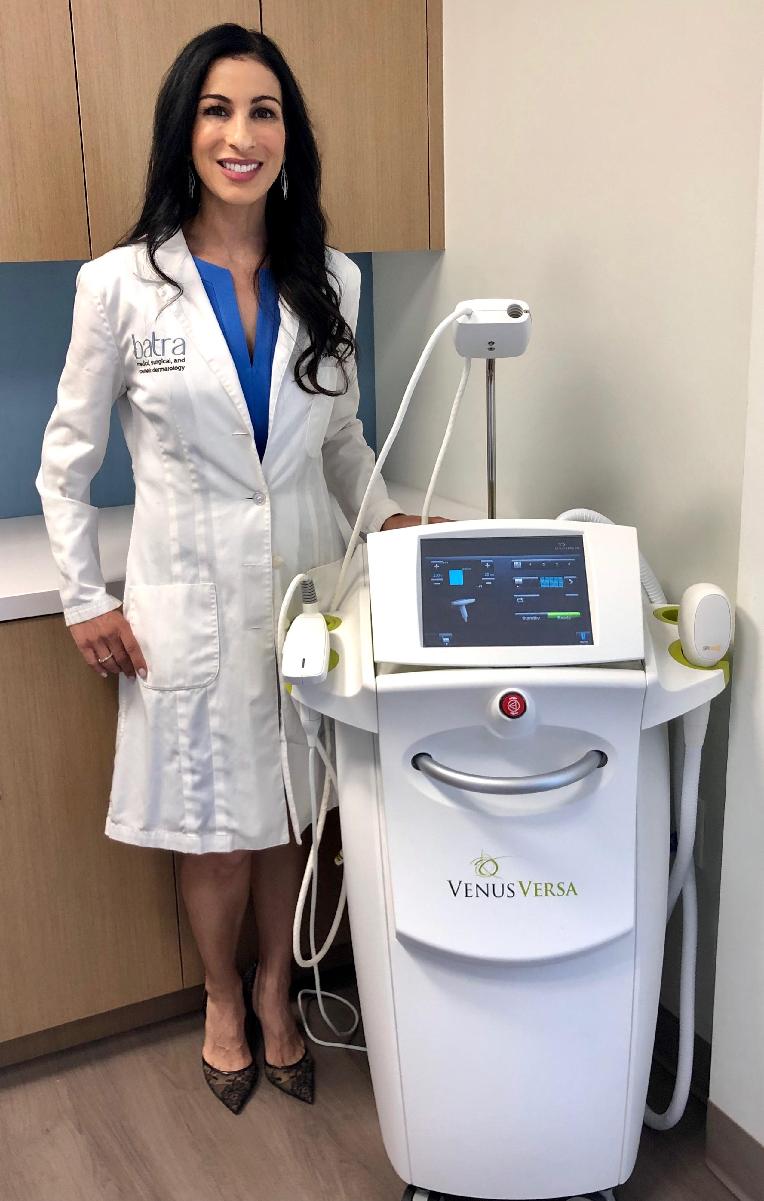 Dr. Sonia Batra with Venus Versa - SPA+CLINIC